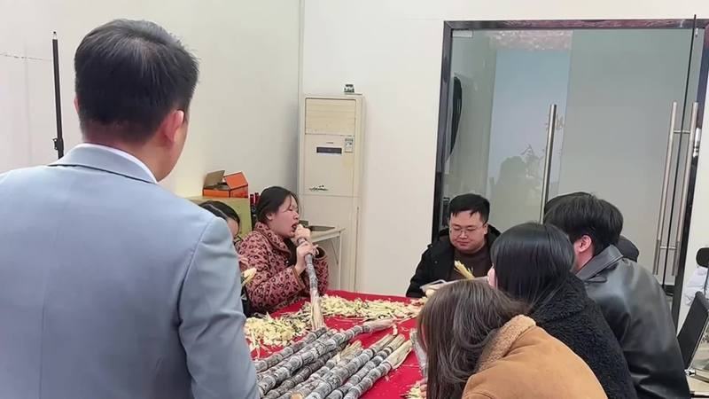 你见过这样的公司年度总结大会吗
