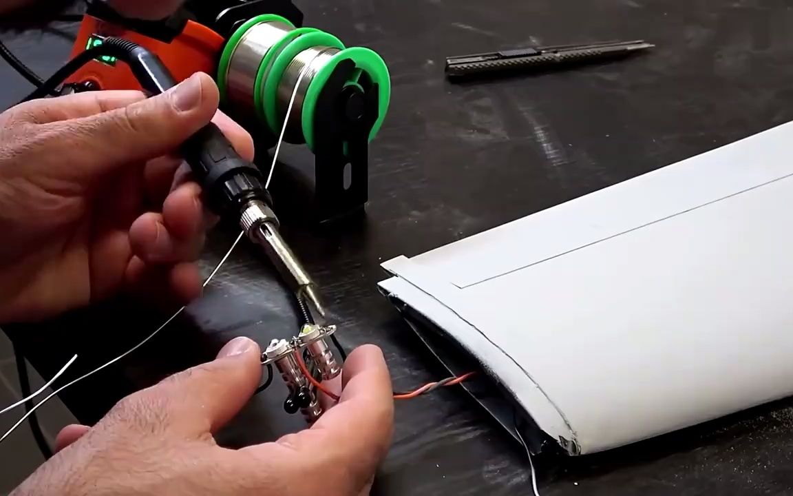 耗时半年打造帅气航模,100%手工制作,成品一出还挺洋气!