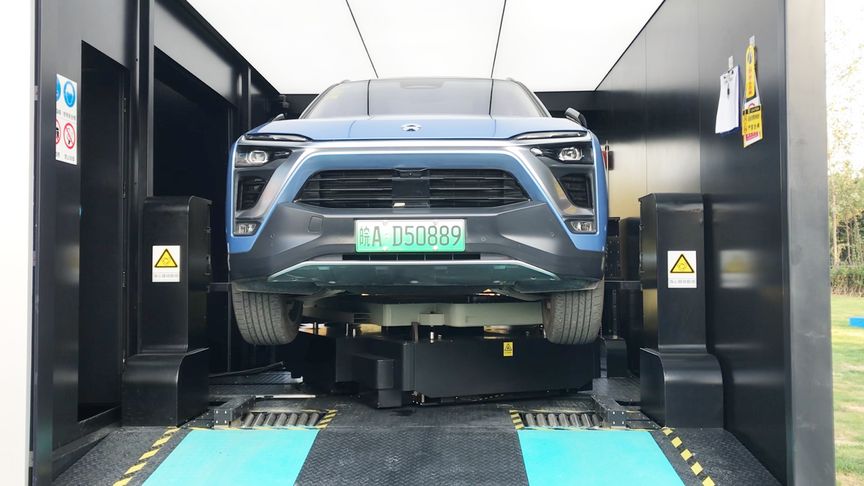 4分钟内完成!蔚来换电池全过程首次实拍