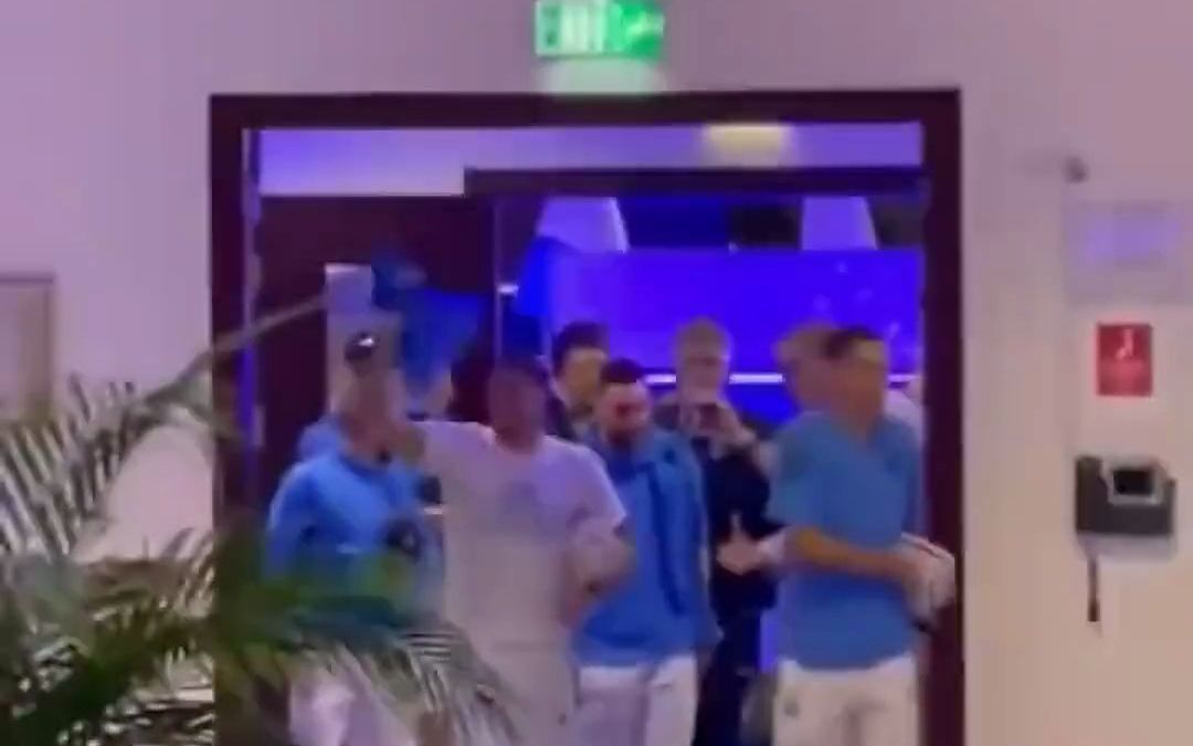 【世界杯】阿根廷球员回到驻地受到热情欢迎!