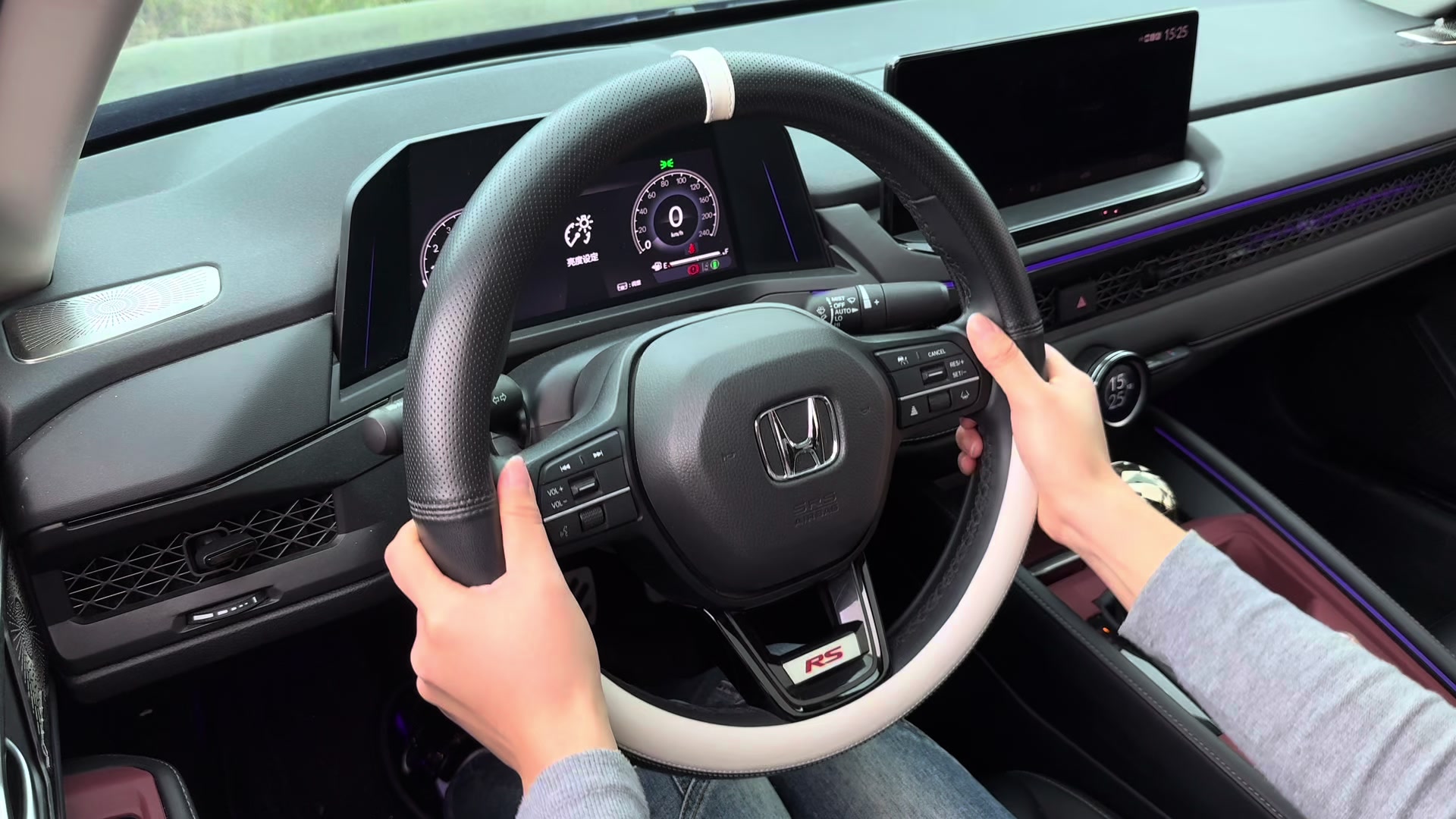 ...卡扣式安装,本田基本所有车型都有专属安装底座,机械伸缩的设计,...