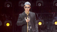 湖南卫视2016跨年晚会,黄晓明现场演唱英文歌