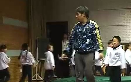 幼儿园公开课优质课赵国赟_大班体育活动《垫子乐翻天》