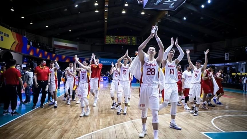 团结必胜!中国男篮晋级世界杯!