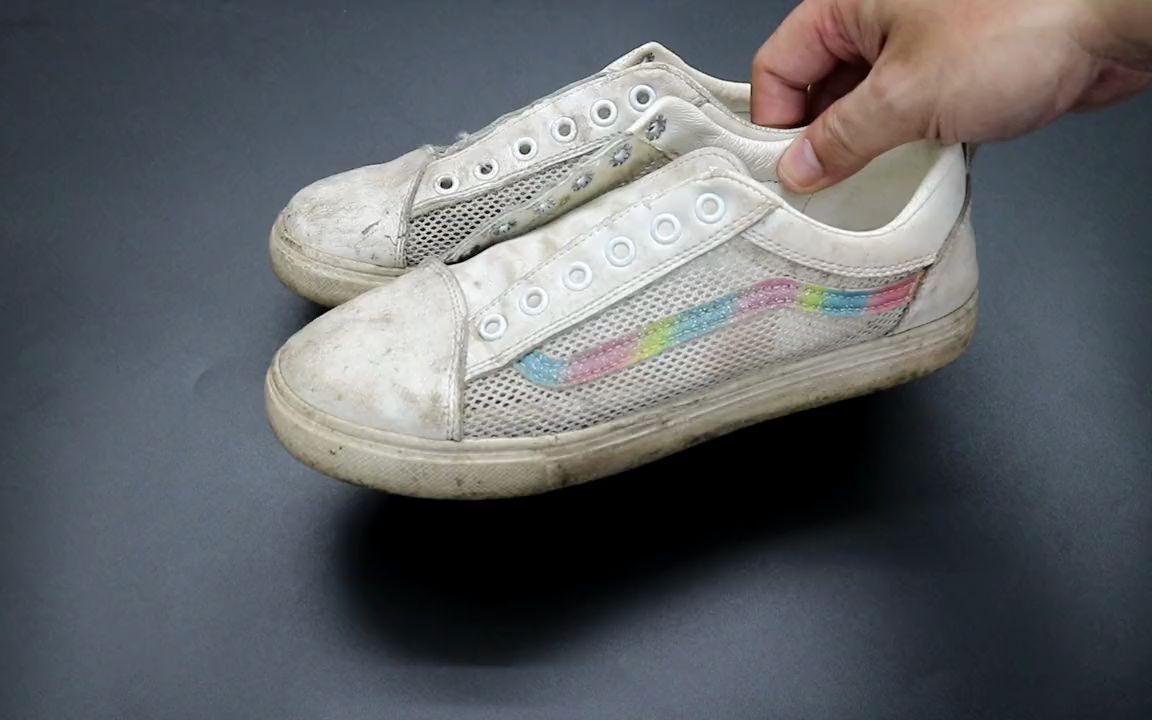 白色的鞋子,怎样清洗才干净?看看涨知识了