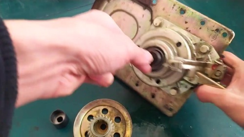 波轮洗衣机离合器工作原理和维修