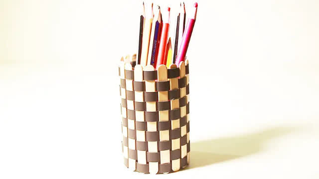 手工DIY教学,教你动手制作一个漂亮的笔筒