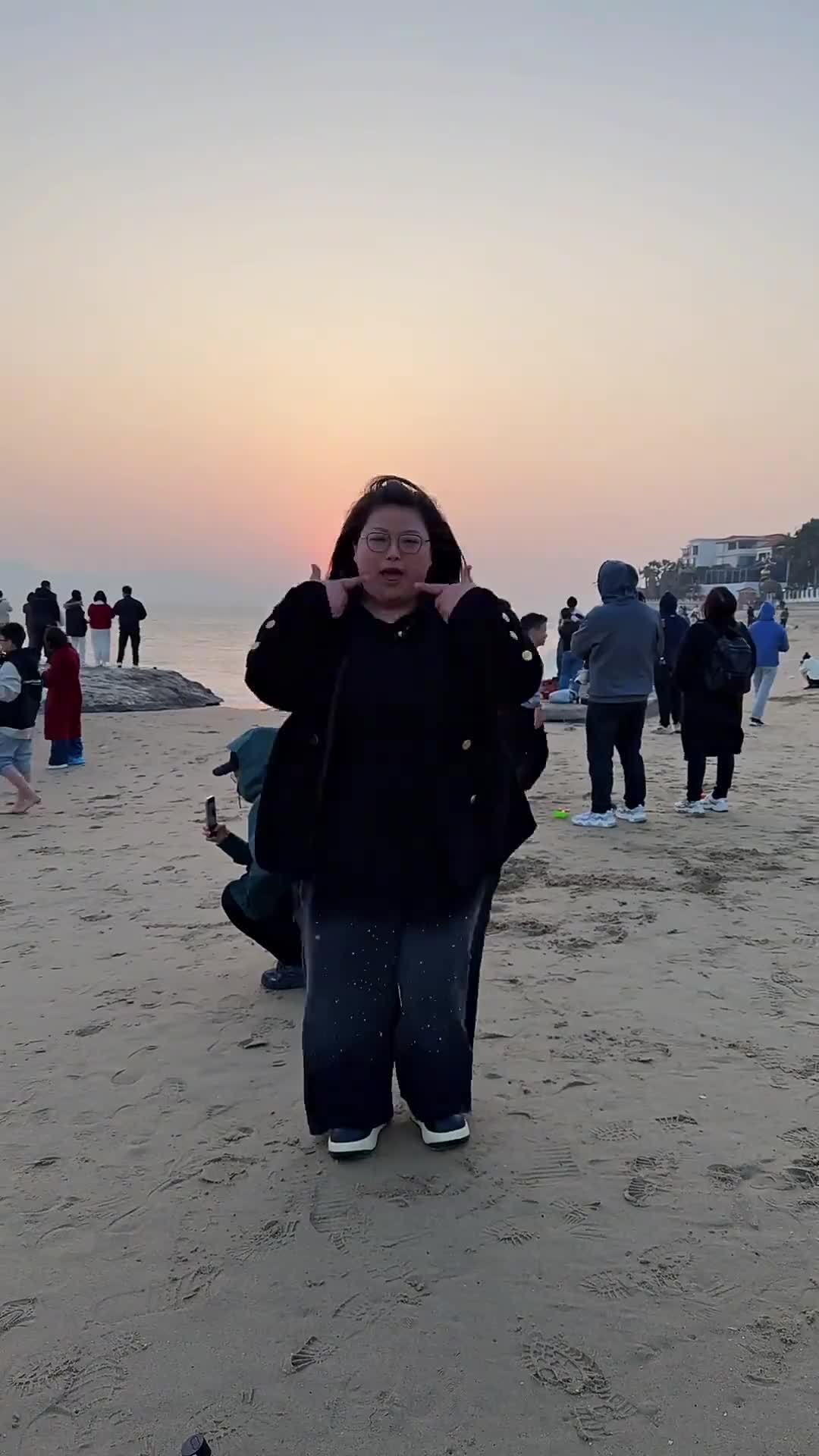 随意拍一下 #潮流舞蹈地图 #foryoupage #海边随拍 #oops手势舞