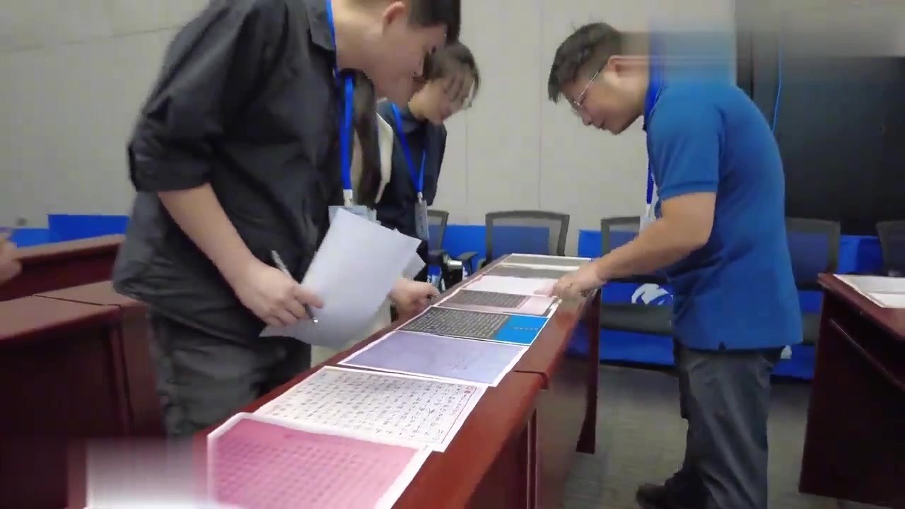 2024南昌市中小学师生硬笔书法比赛进入评审环节