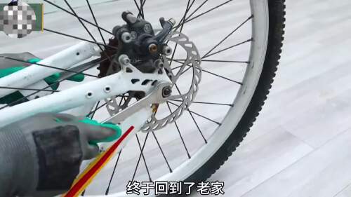 336.小伙花200块成本给老父亲打造电动自行车,太牛了