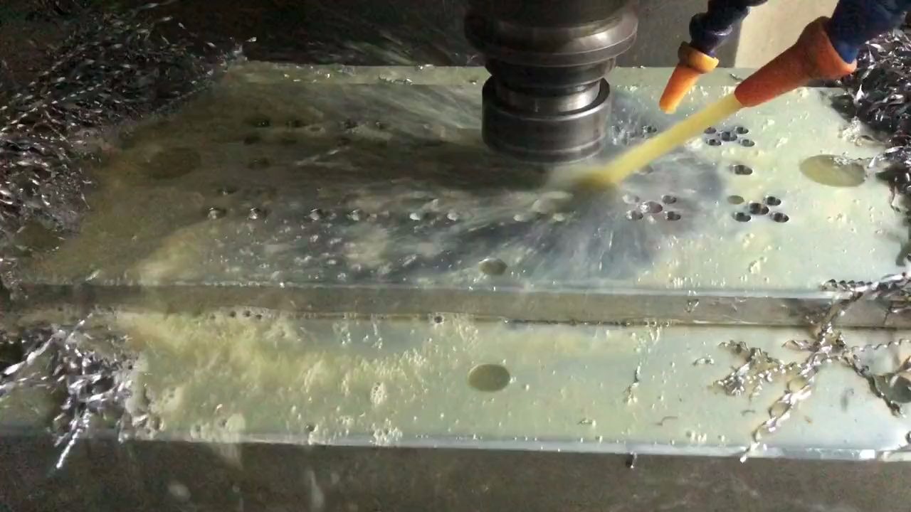 模架上顶针板加工锣顶针沉头