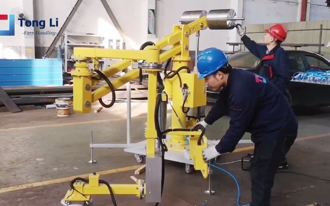 机械手臂搬运圆柱体物料并翻转180度