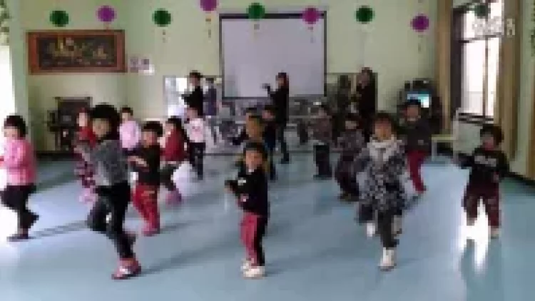 幼儿体操《小动物模仿操》