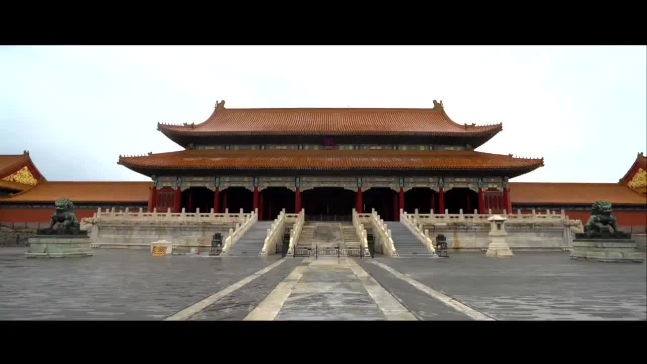 紫禁城宫门开启的瞬间