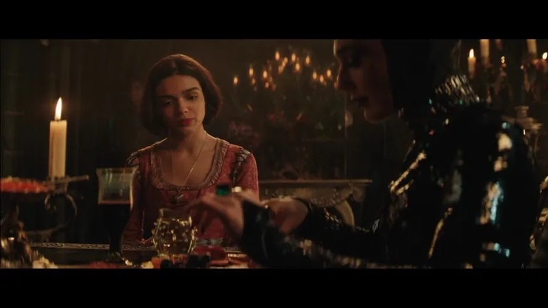 真人版电影《白雪公主》曝正片片段:白雪公主与邪恶皇后交谈