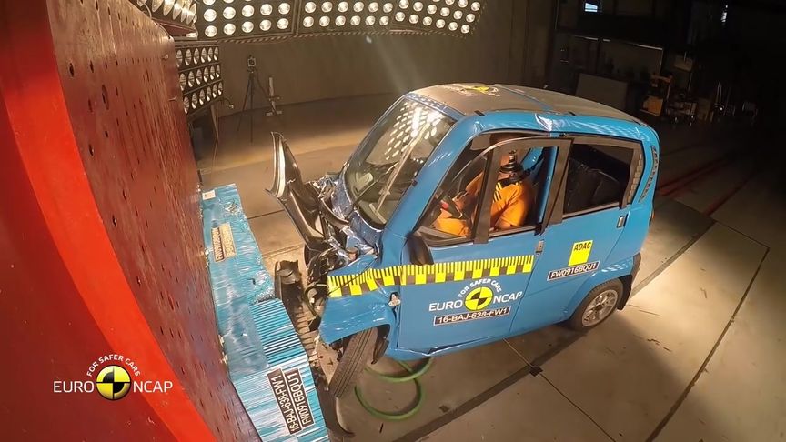 印度制造的老年代步车 Bajaj Qute汽车安全碰撞测试