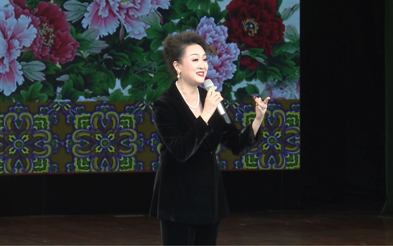 ...(天津京剧院团长、国家一级演员、梅花奖获得者)深圳振鹏京剧团承办