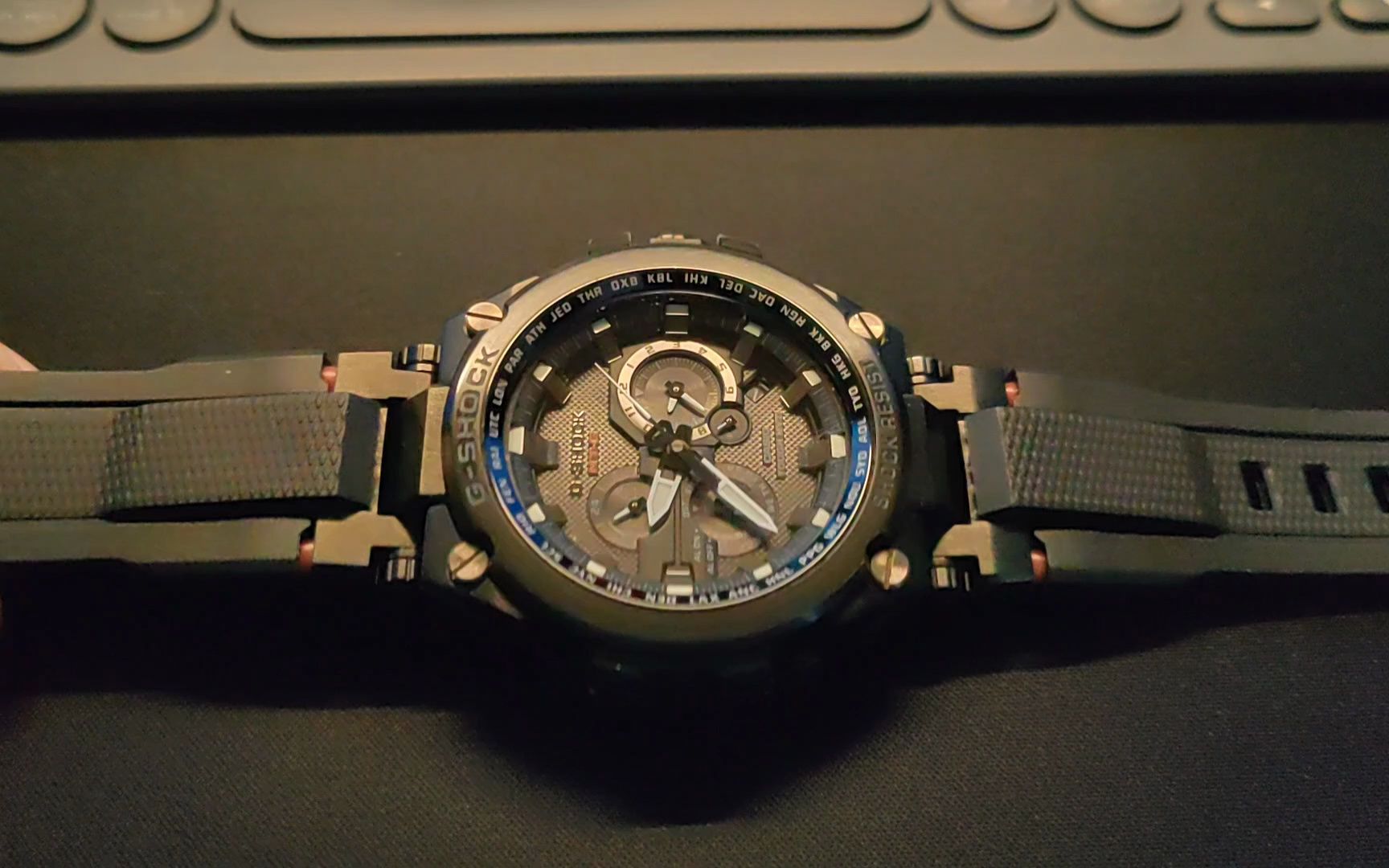 卡西欧MTG-S1000换橡胶表带? 可以的! 安装B1000表带