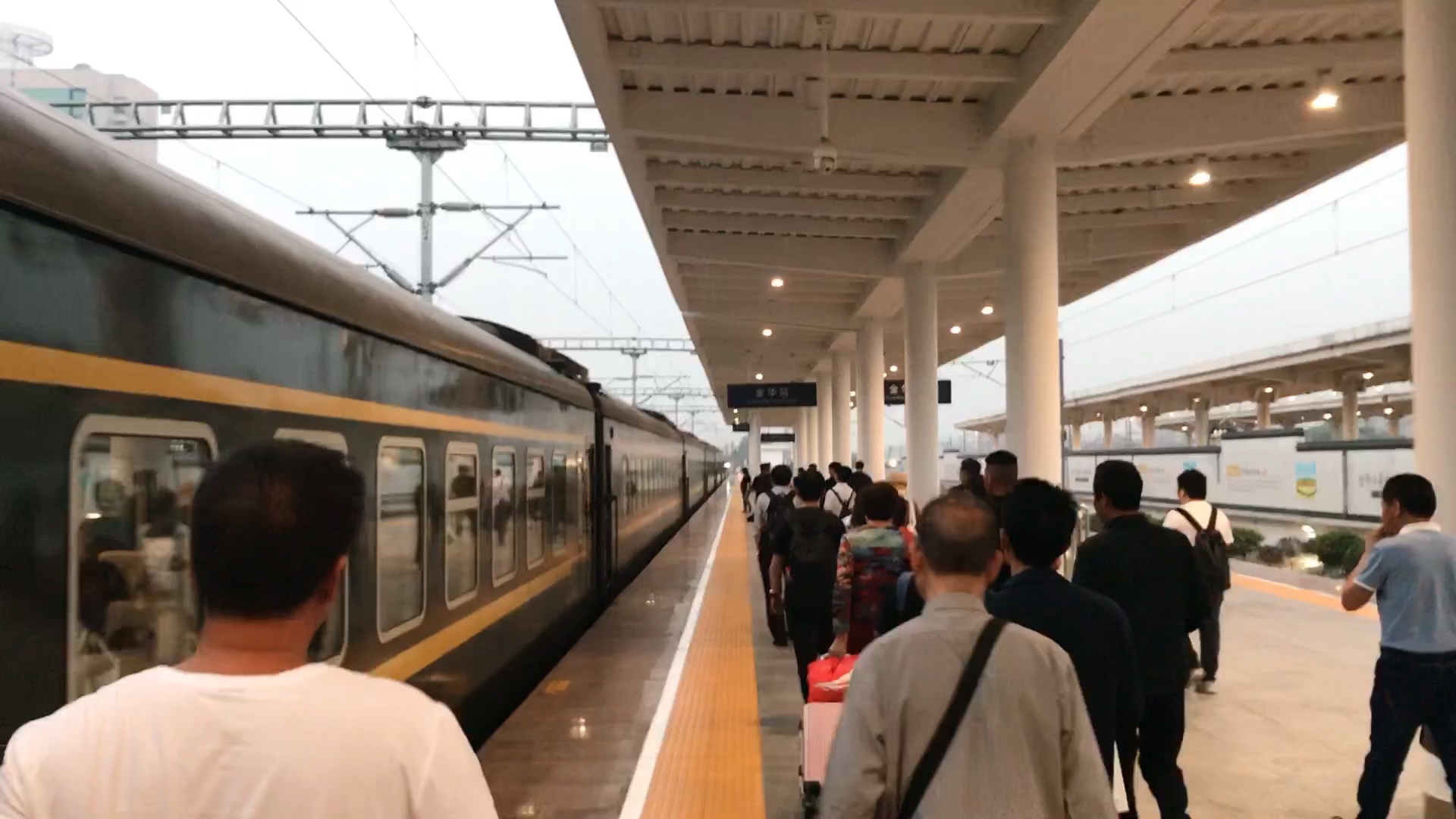 K424 成都-宁波 进金华火车站