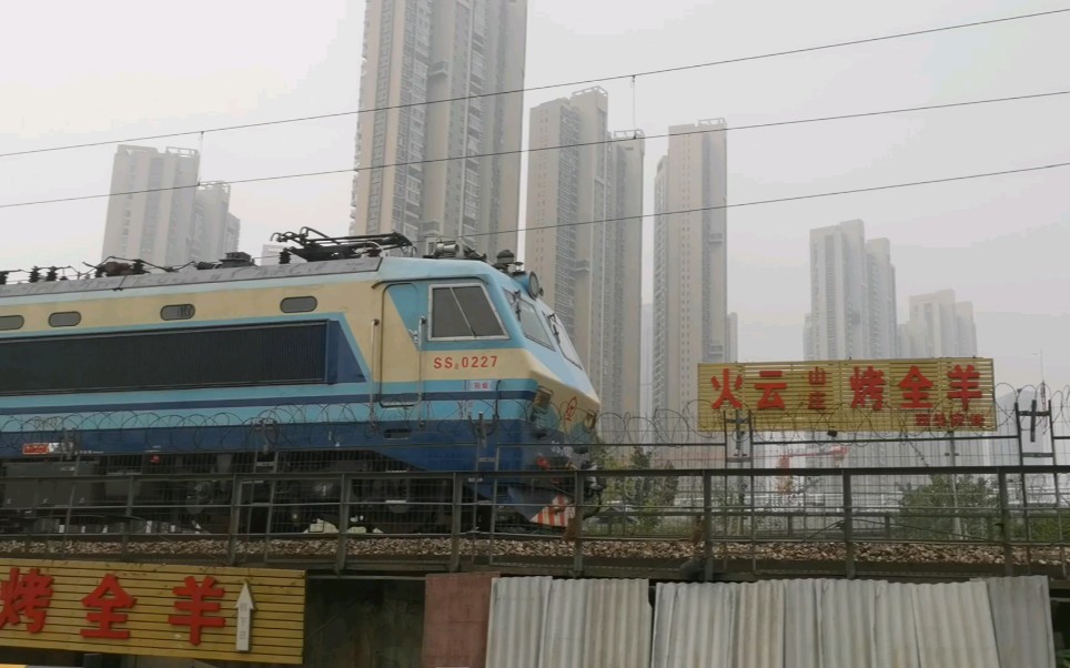 T8314 长沙-石门县北 广九25T软座车。10月30号的她们与10月1号的...