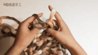 姑娘借鉴农村大妈编蒲草垫的方法织毛线坐垫, 客人来家都夸漂亮