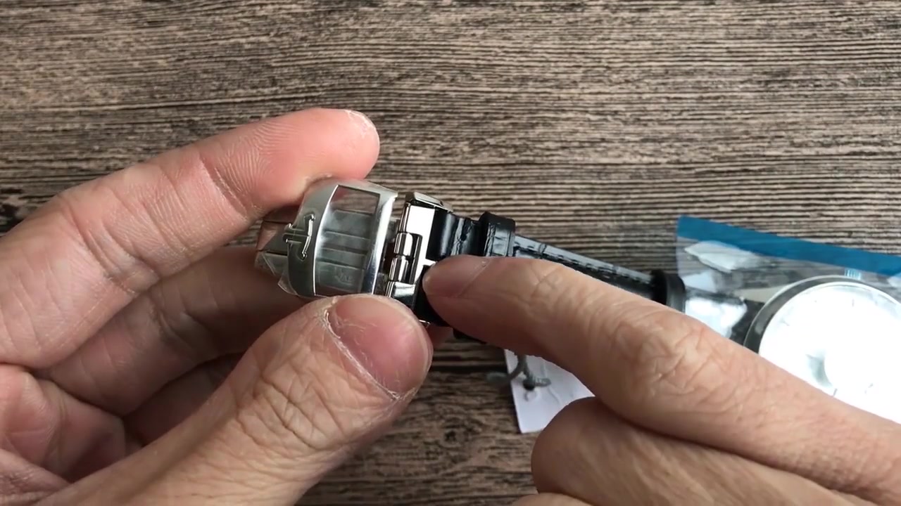腕表评测:ZF积家大师折叠扣使用小窍门注意事
