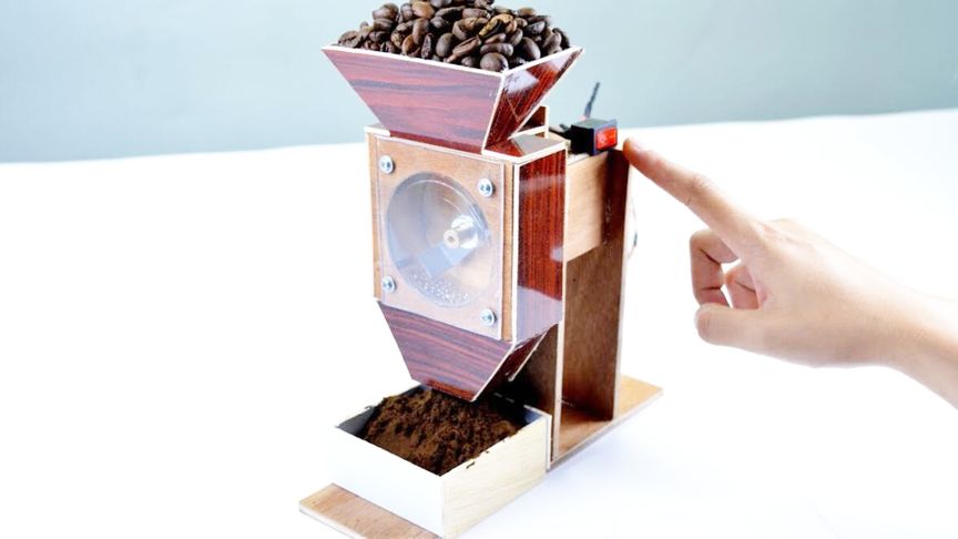 牛人制作了个咖啡研磨机 你们想不想在家制作个呢
