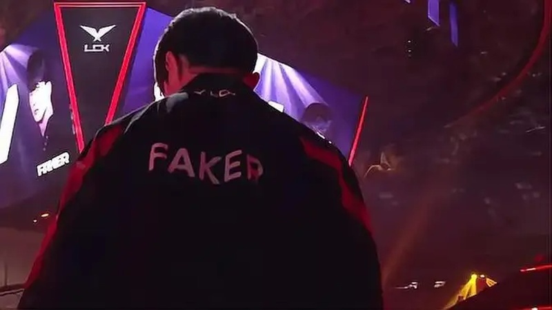 faker自爆更换鼠标键盘,改变姿势延续职业生涯! 这下faker 可能要接阿...