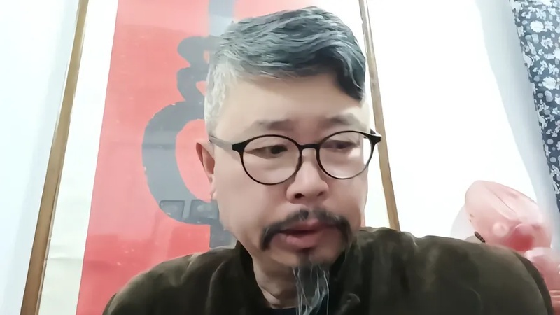 这两种质地的玉器,也是陨玉制成的,它的真正的用途和价值无法想