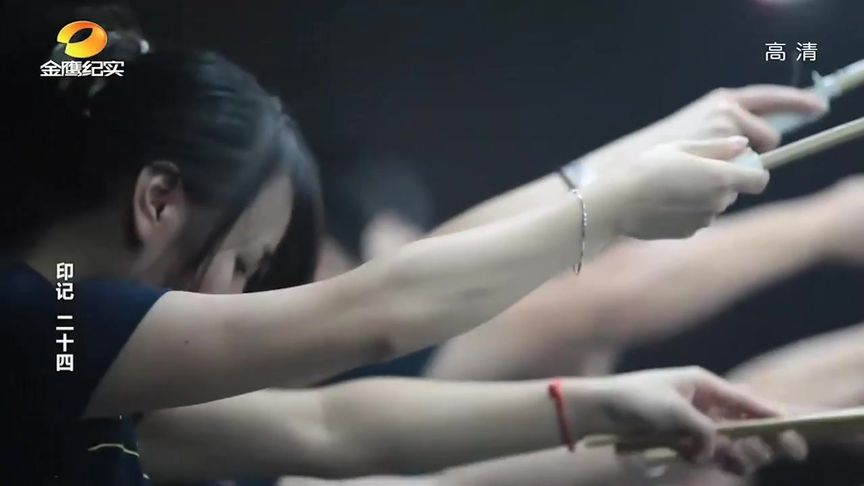 皮影戏表演有着独特魅力,可幕后人付出的艰辛,有多少人知道呢?