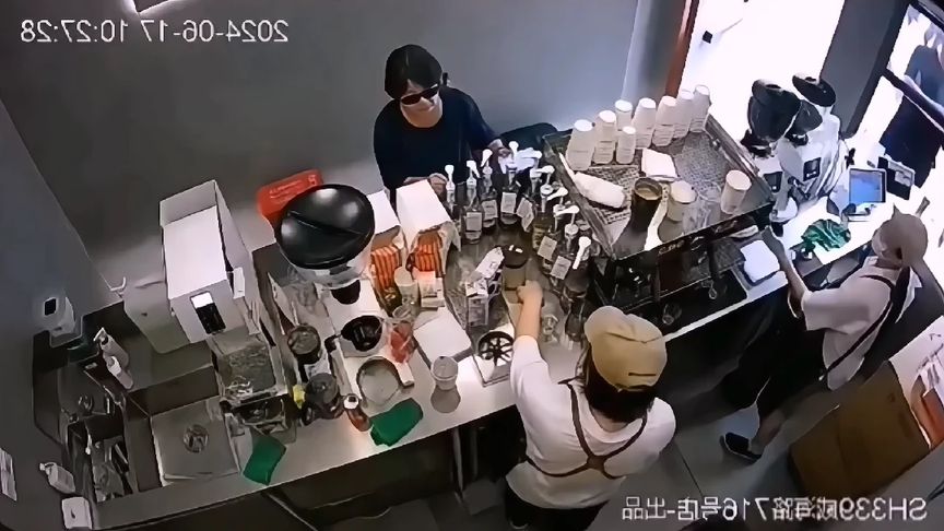 咖啡店这样的服务态度,你还敢去消费吗?