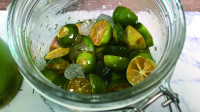 糖渍小青柠加柠檬，炎炎夏日，来一杯酸酸甜甜小青柠茶，去火又甜蜜！