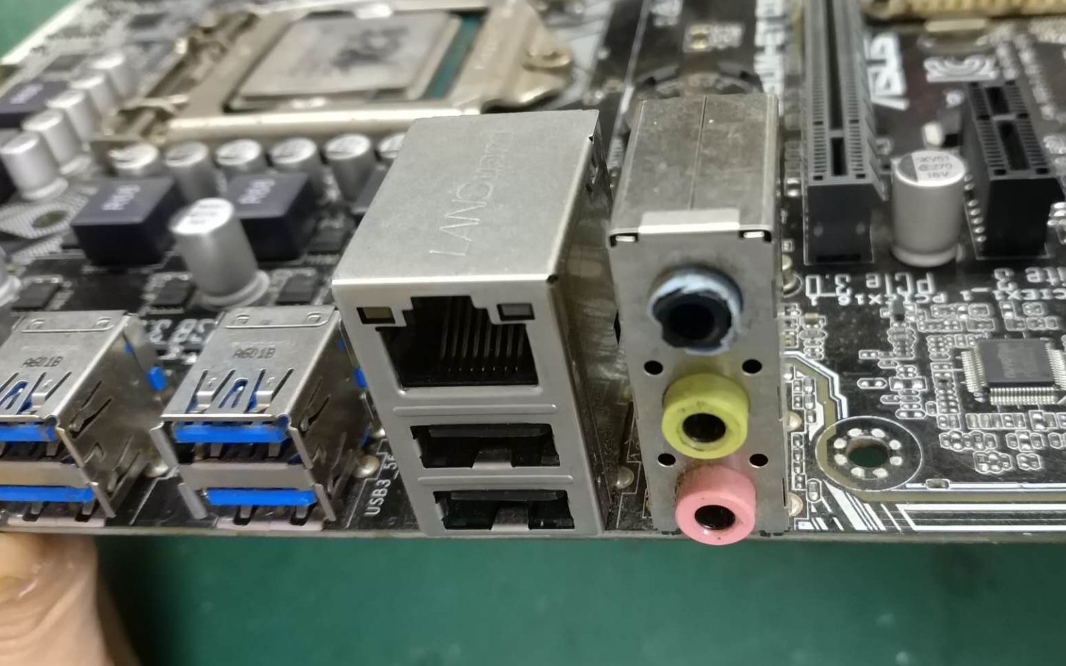 声卡接口坏,经常不出声音,教大家如何换接口