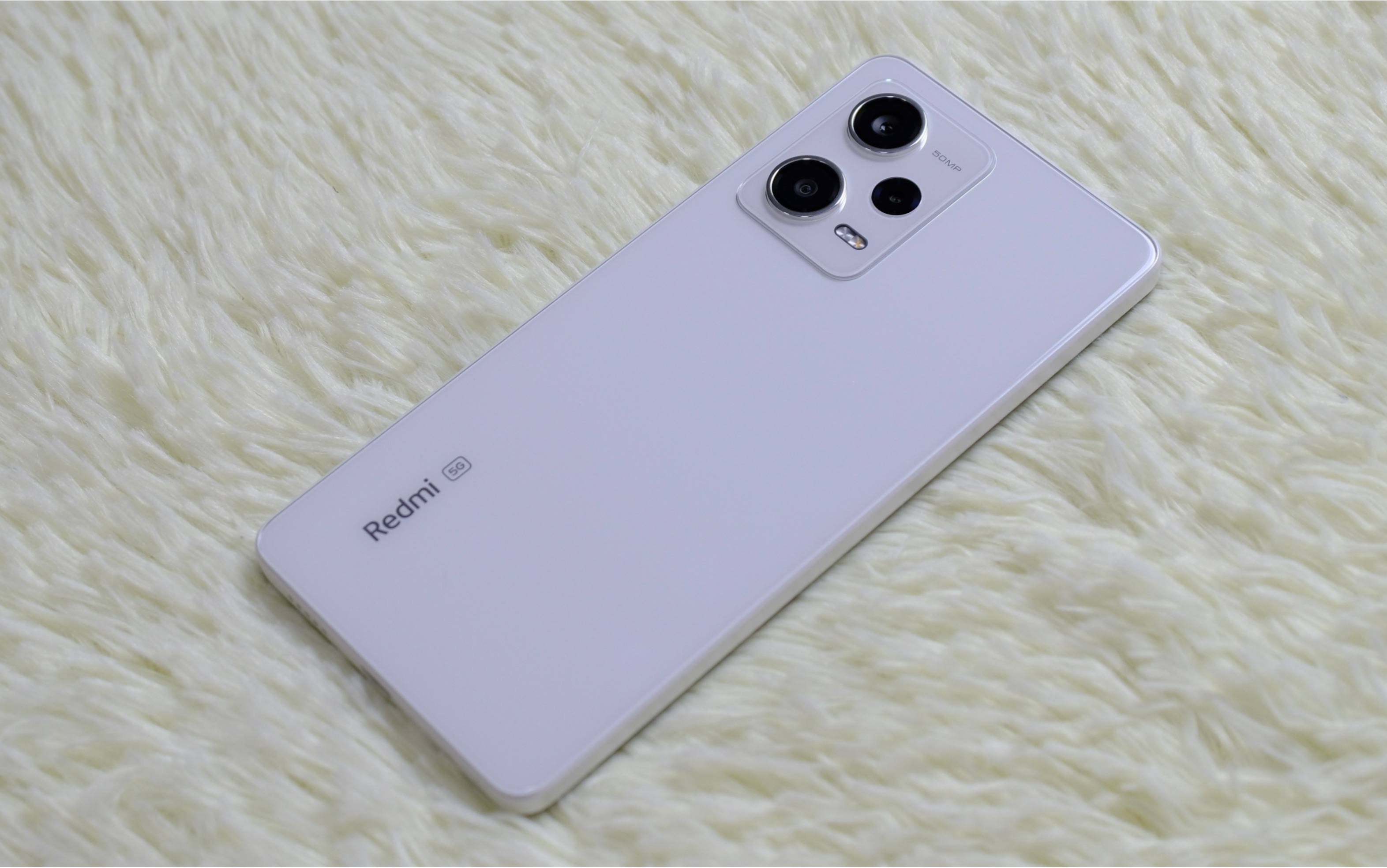 IMX766镜头加持,天玑1080+护眼直屏+67W快充,千元机也有好拍照