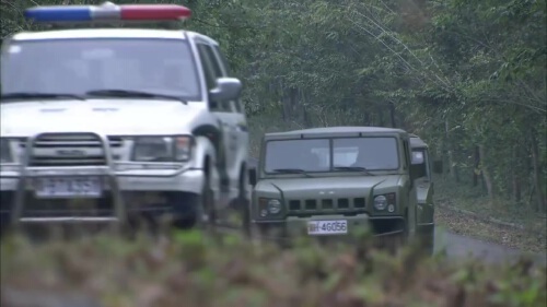 火蓝刀锋:战神回忆童年地狱经历,紧急任务锁定绑匪藏匿地