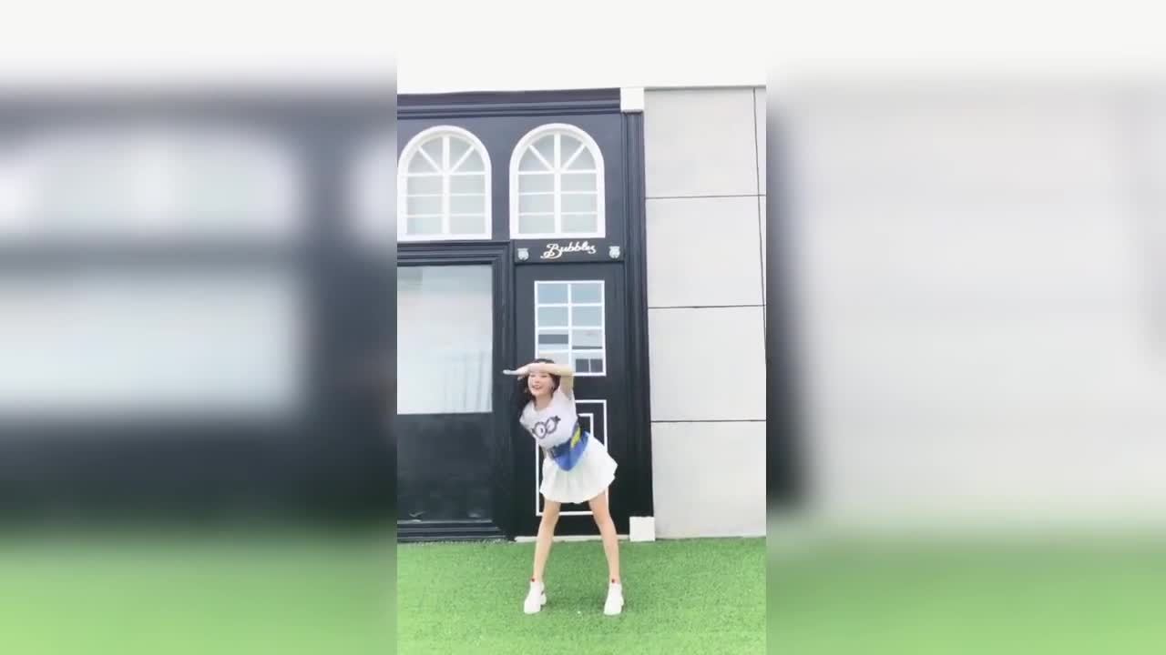 .很流行的一段舞蹈,美女跳得太有魅力了#.