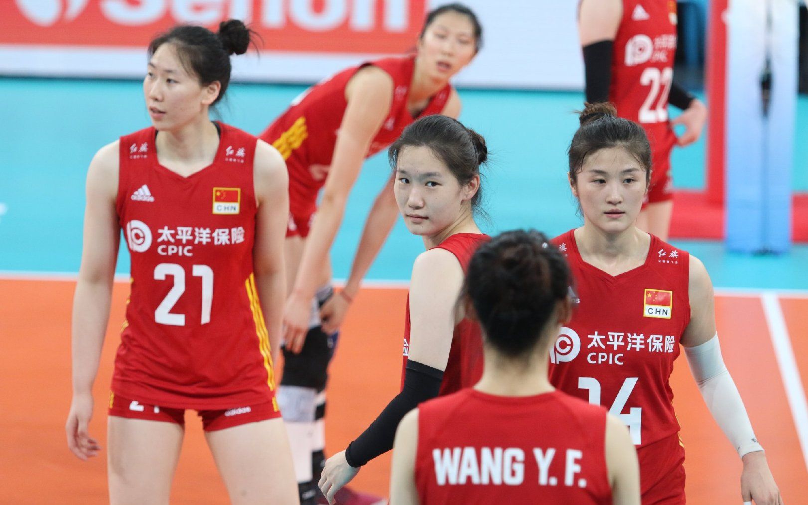 3-0横扫!中国女排开门红,韩国队毫无还手之力,单局最多得9分