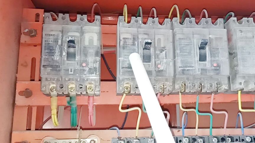 建筑上临时用电二级箱的规范配置,如果配置不好小心要停工检查