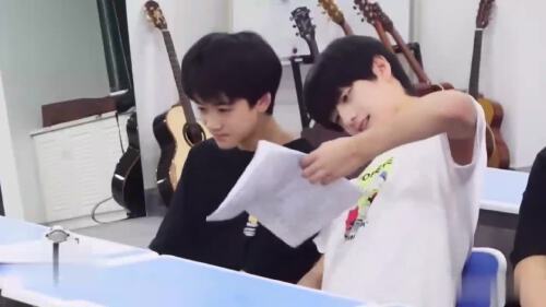 笑到头掉!TF家族三代物料全程高能,这波操作太绝了