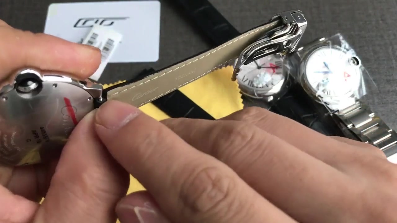 小四位入手的卡地亚蓝气球如何拆表带截短钢带表链换鳄鱼皮怎么样