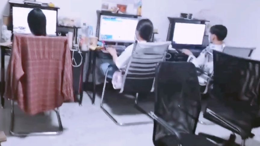 农村淘宝客服每人管理十几个店铺,给大家看下是怎么操作的