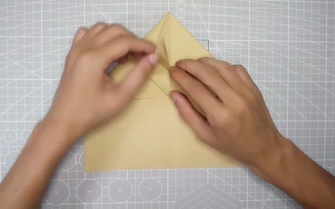 超帅的歼-20战斗机,可以短距离飞行,一张A4纸纯折叠成型