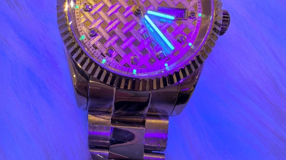 地址:上海市黄浦区南京东路456号亨得利钟表公司B1楼-上海牌腕表...