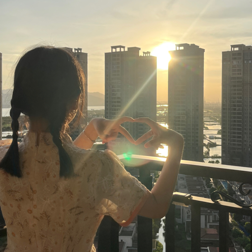 爱出去玩的楚儿 