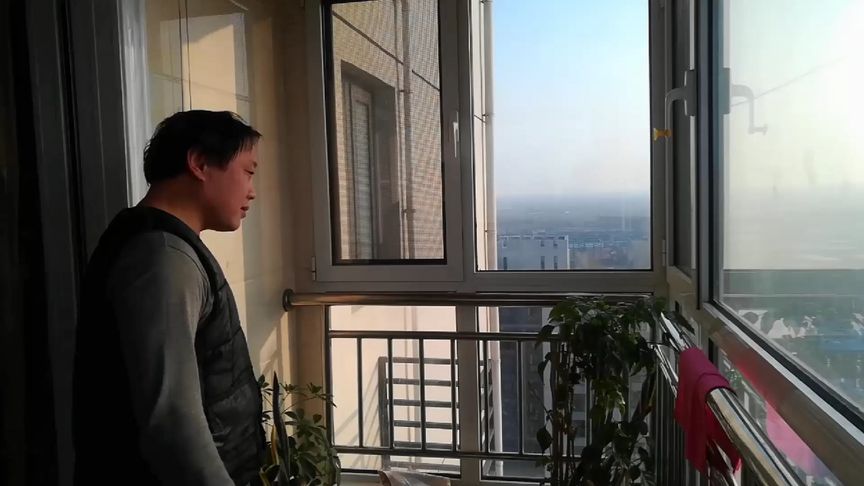 修窗子下垂如此简单,几分钟让你省八十块钱