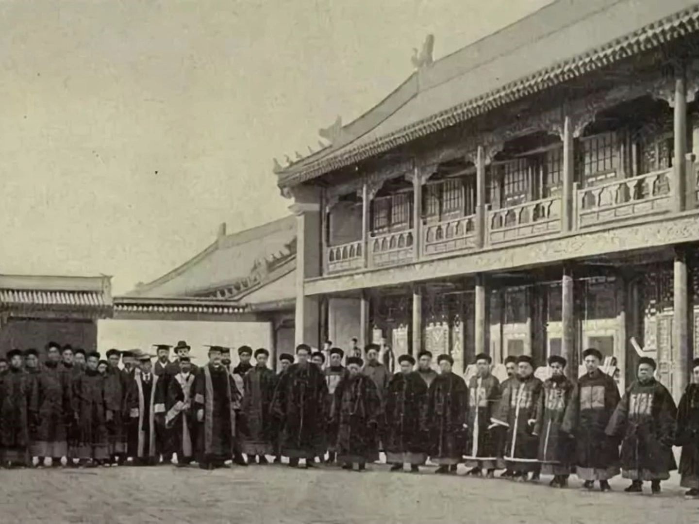 洋务运动的缘起,晚清第一所现代化学校 京师同文馆