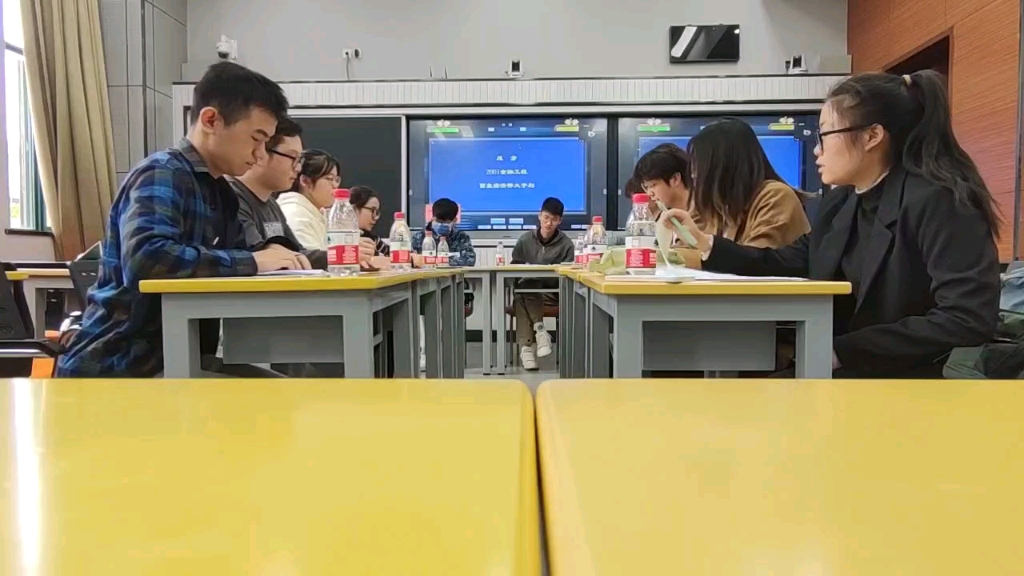盲盒经济对社会利大于弊/弊大于利