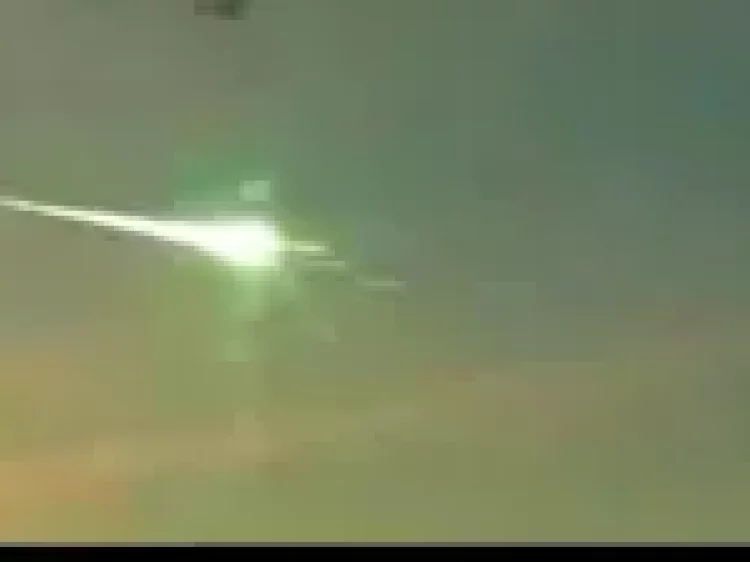 俄罗斯陨石被UFO击穿、