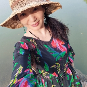 分享故事的佰雨霏 