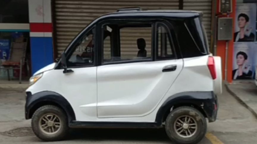 把式电动四轮车代步车